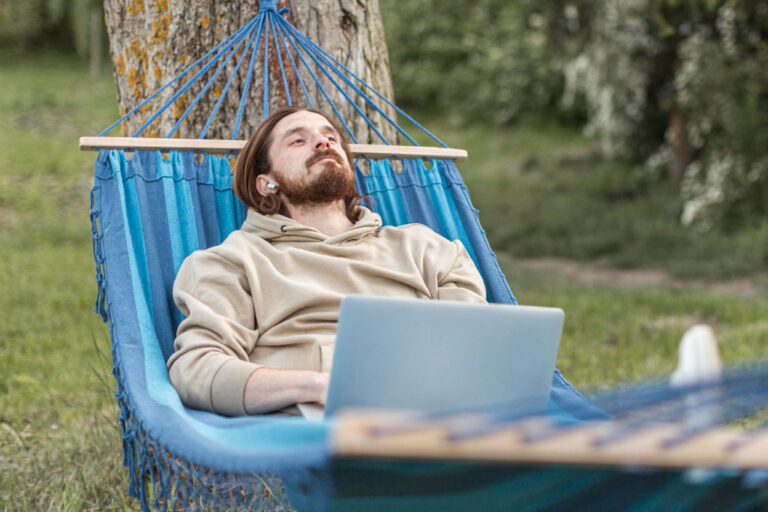10 Best Steps to a More Mindful Use of Technology – Offgrid101
